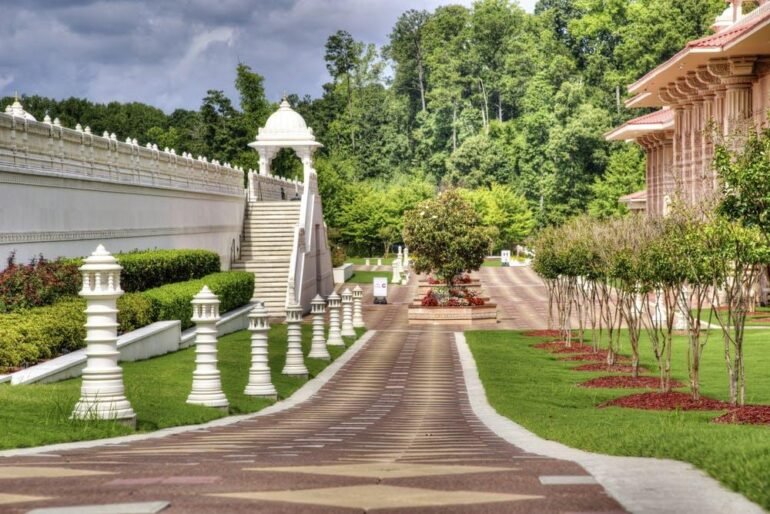 Unique Garden Features To Set Your Home Apart – Flipping Heck!