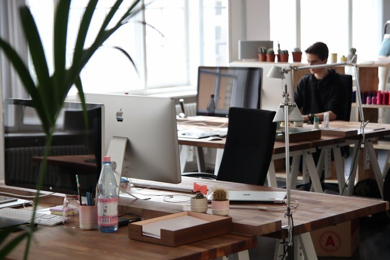 5 Easy Ideas To Refresh Your Office Space In The New Normal – Flipping ...