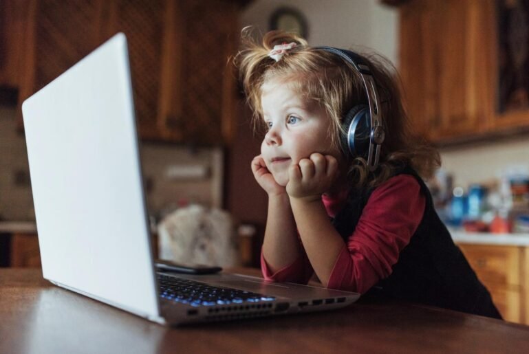 Parenting In Pixels: A Comprehensive Guide To Navigating The Digital ...